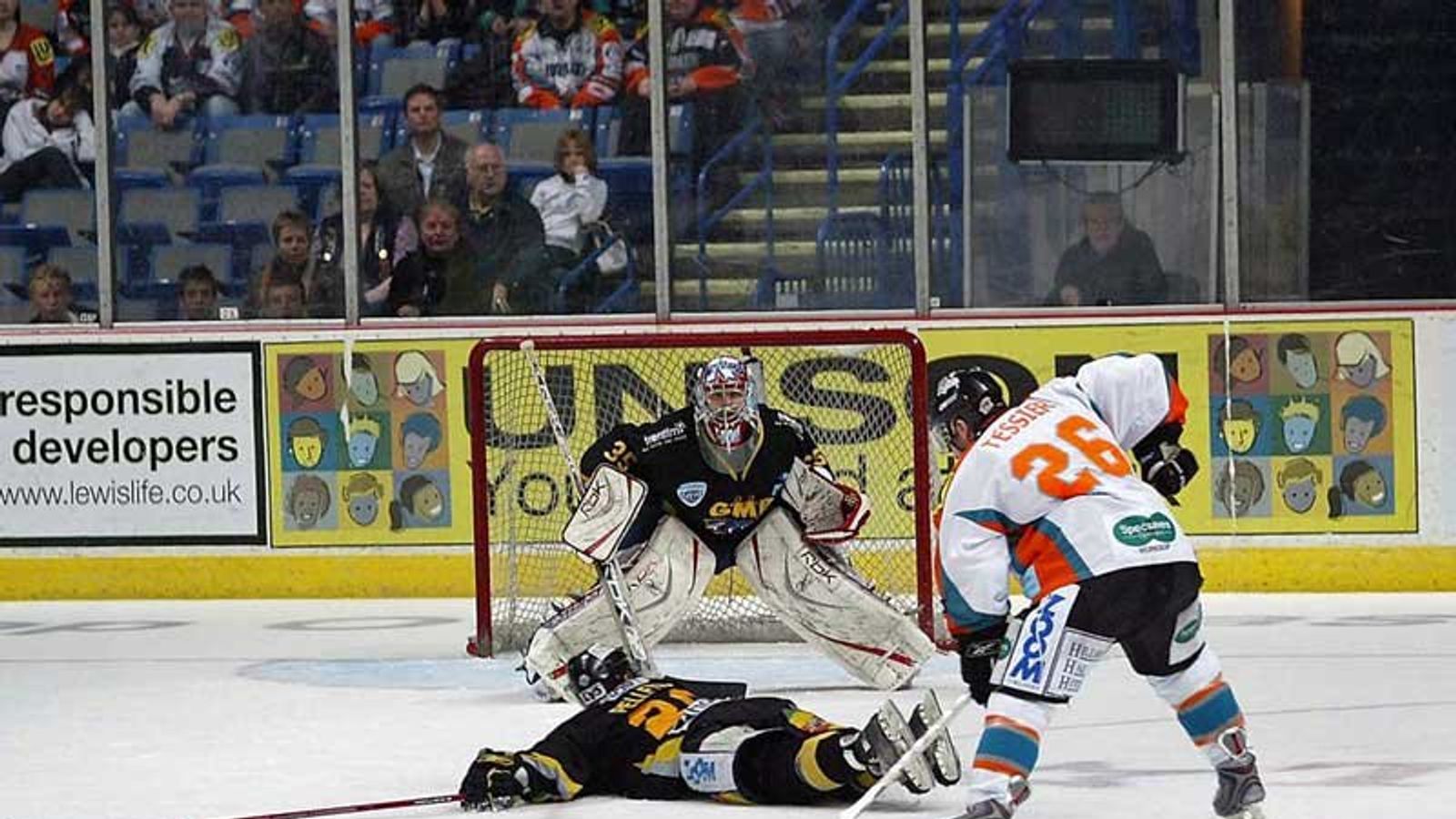 Cruickshank inspires Bison | Ice Hockey News | Sky Sports