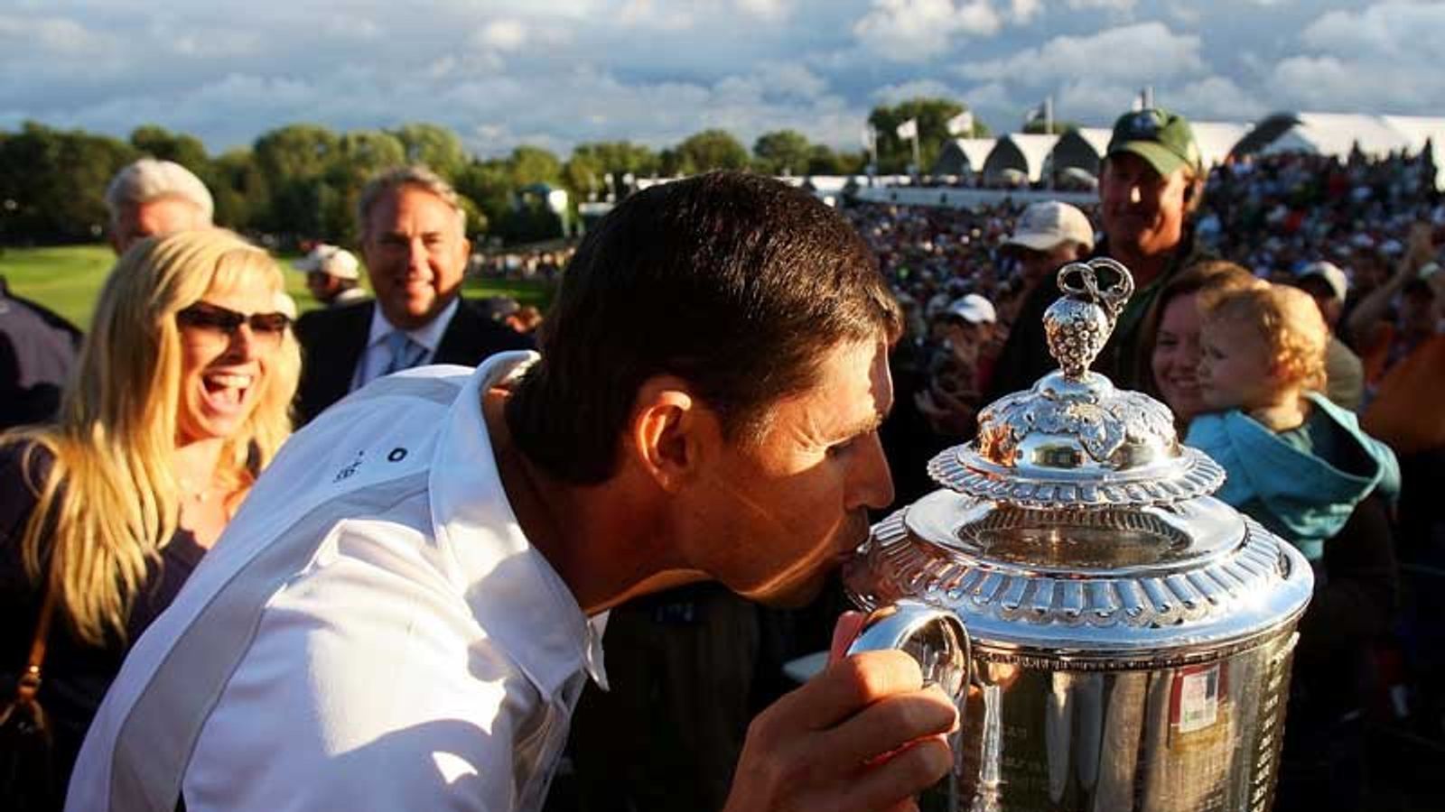 Harrington charges to glory | Golf News | Sky Sports