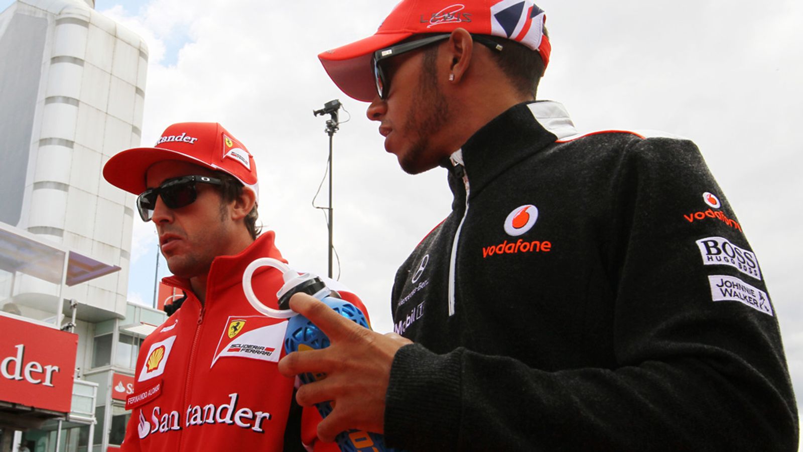 Lewis Hamilton says Fernando Alonso's performances this season merit ...