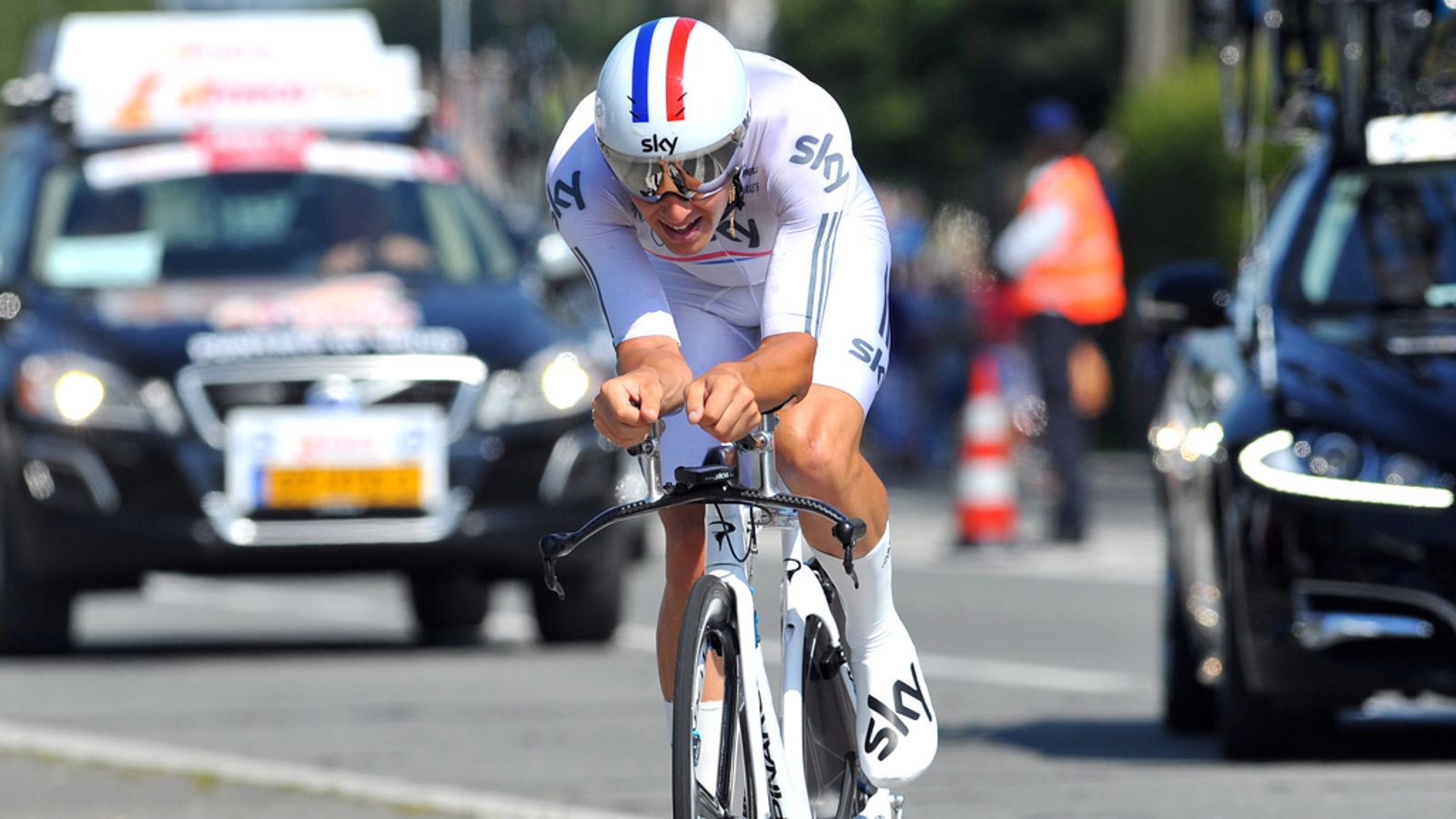 Dowsett defends TT title | Cycling News | Sky Sports