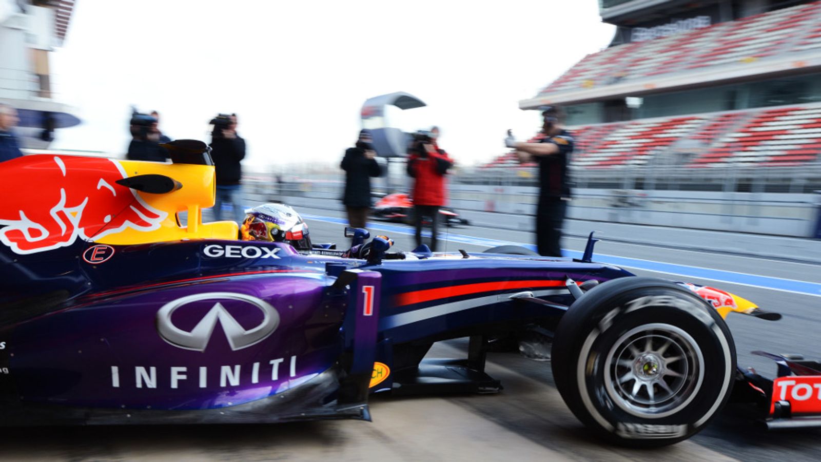 Sebastian Vettel and Fernando Alonso keep their cards close their ...