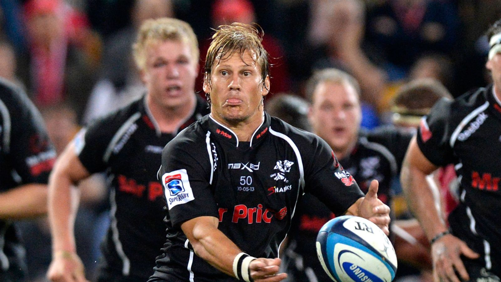 Reds 32 - 17 Sharks - Match Report & Highlights