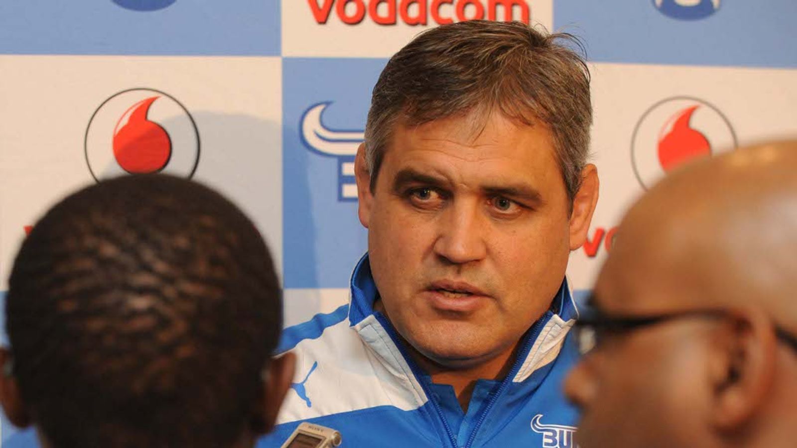 Frans Ludeke has stepped down as coach of the Bulls after a ...