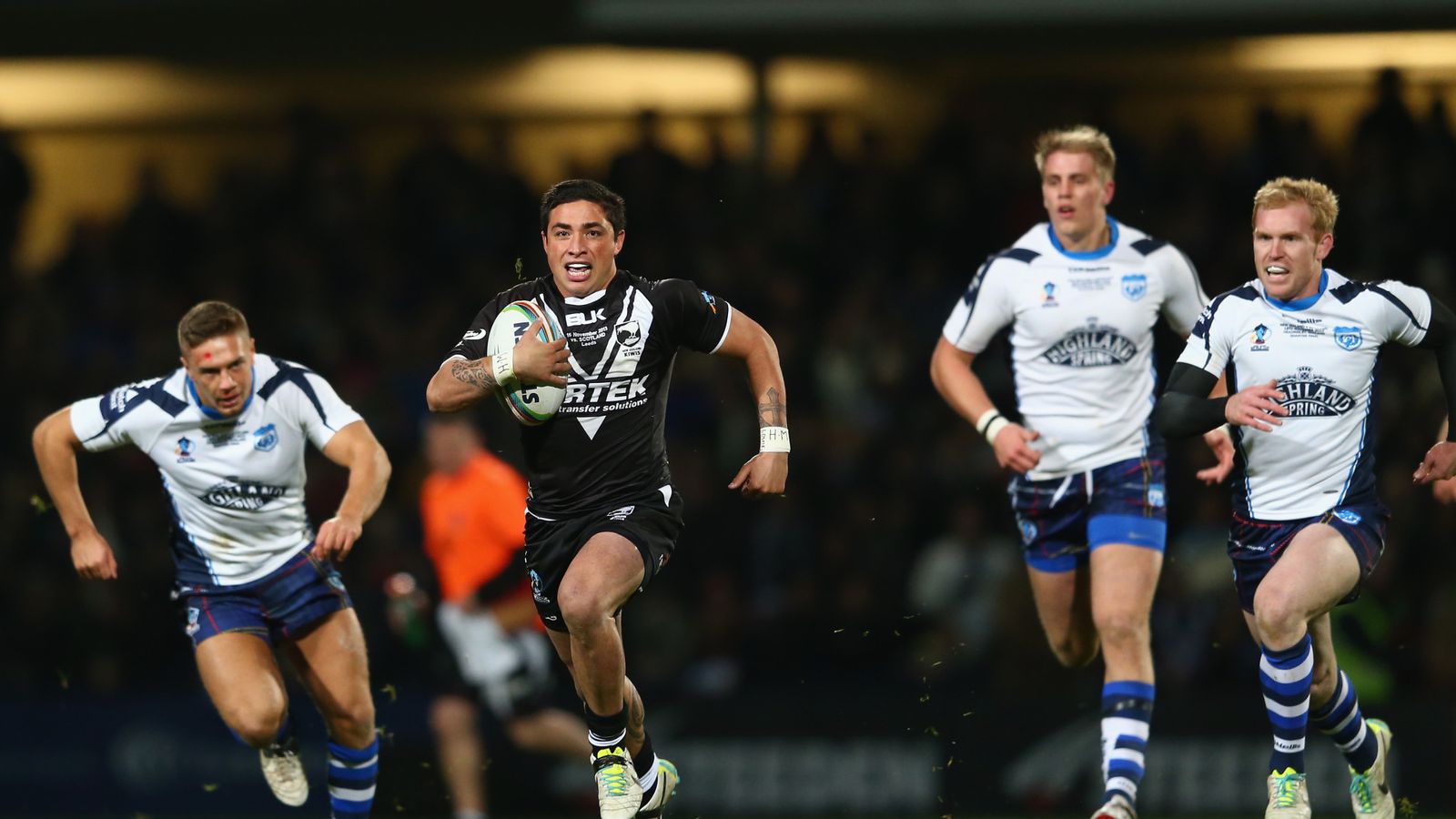 Salford Red Devils confirm signing of full-back Kevin Locke from New ...