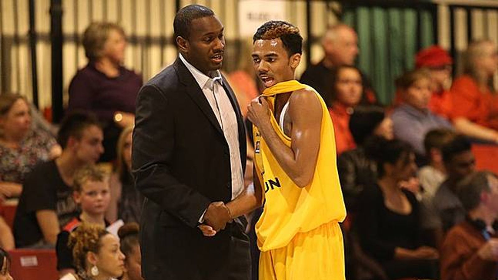 BBL: Nick Lewis scores 17 points as Sheffield Sharks move top ...