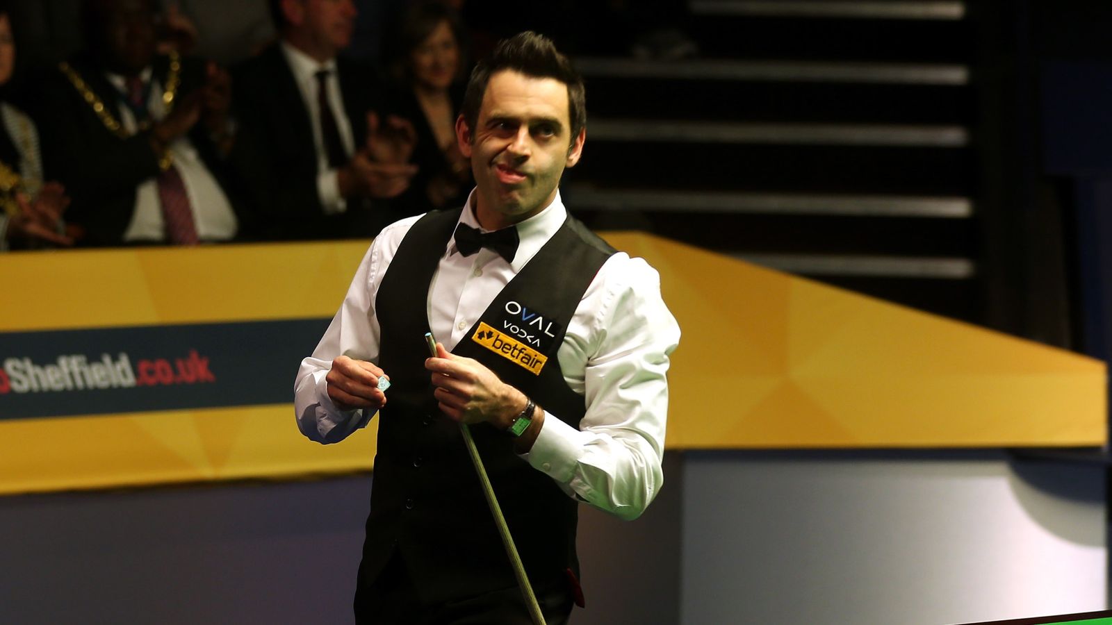 UK Championship Snooker: Ronnie O'Sullivan hammers Robert Milkins ...