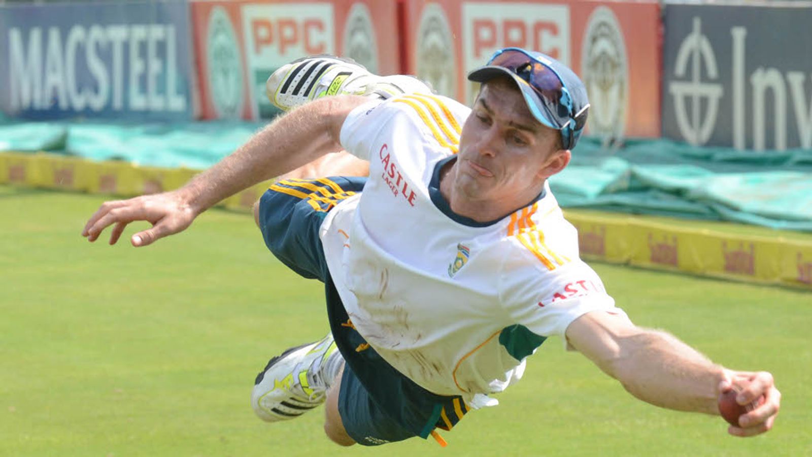 South Africa's Ryan McLaren out of second Test with Australia | Cricket ...