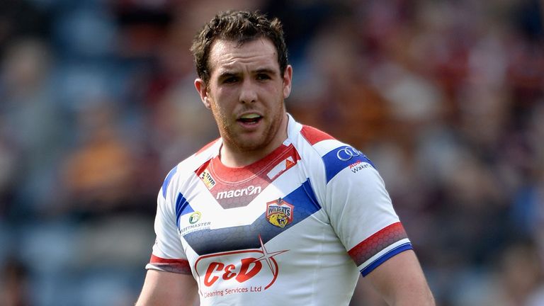 Super League: Prop forward Daniel Smith handed three-year deal by ...