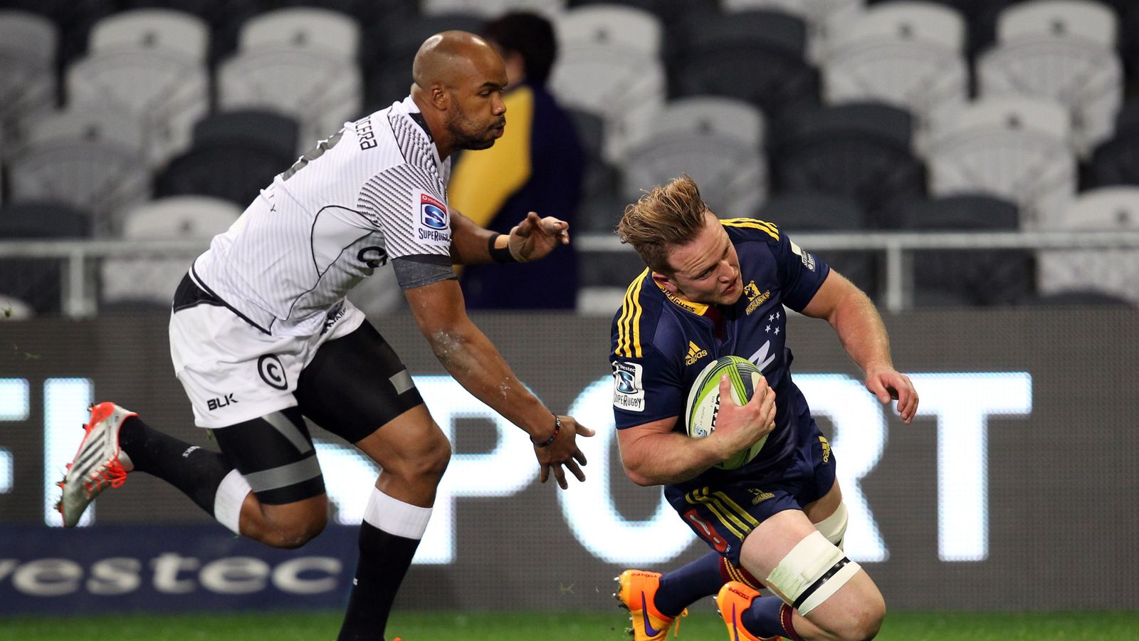 Super Rugby: Highlanders thump Sharks and Waratahs win Aussie derby ...