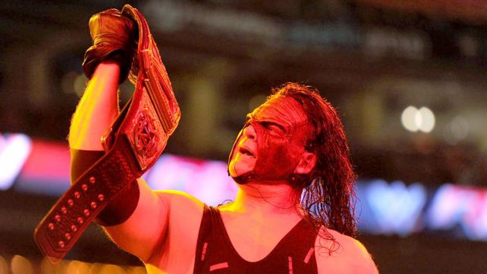 WWE Raw: Title-hunting Kane attacks Seth Rollins in Buffalo | WWE News ...