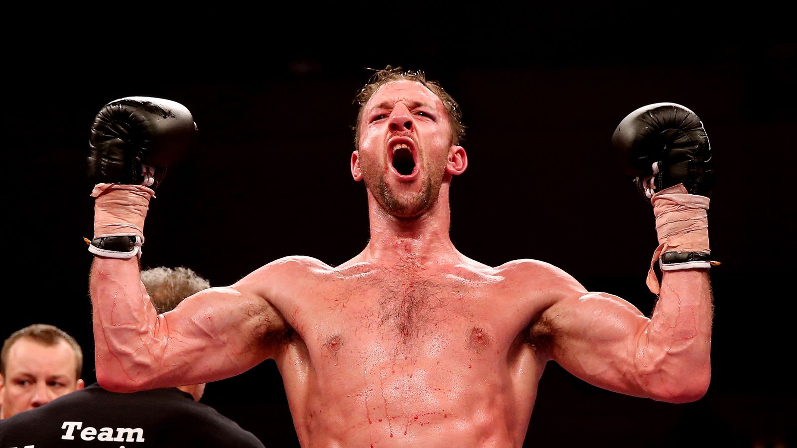 Enzo Maccarinell stuns ring legend Roy Jones in four | Boxing News ...