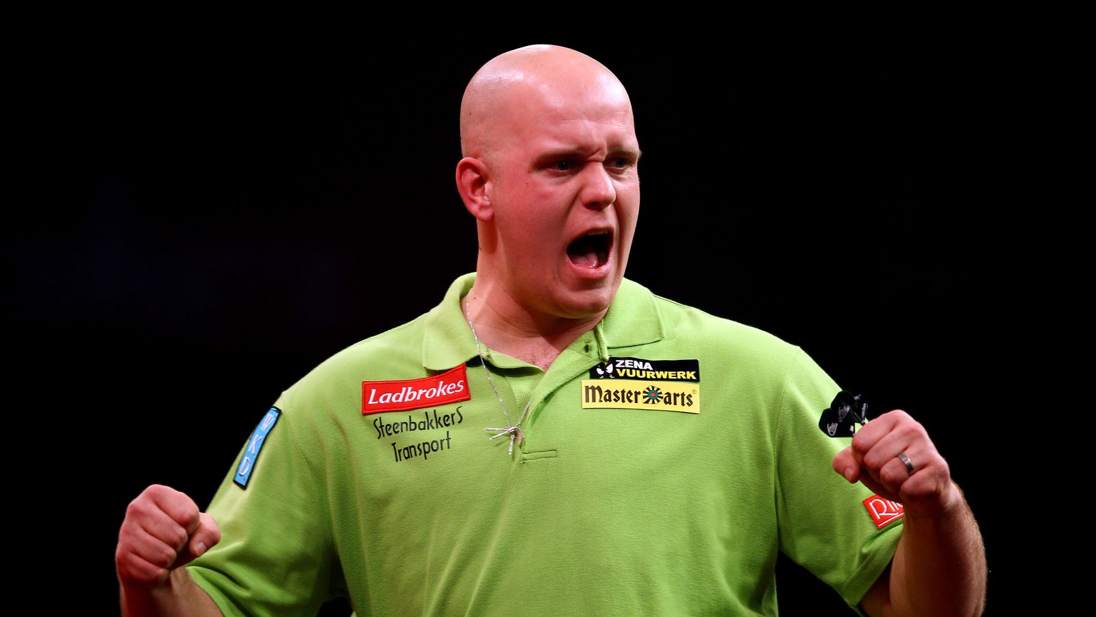 Freddie Flintoff captured frenzied excitement of Michael van Gerwen's ...