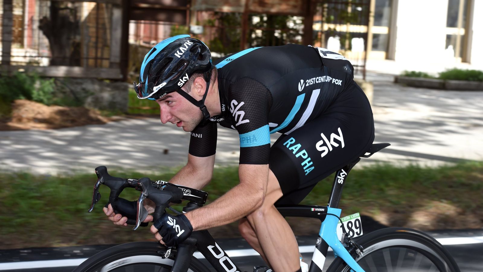 Viviani second after late surge | Cycling News | Sky Sports