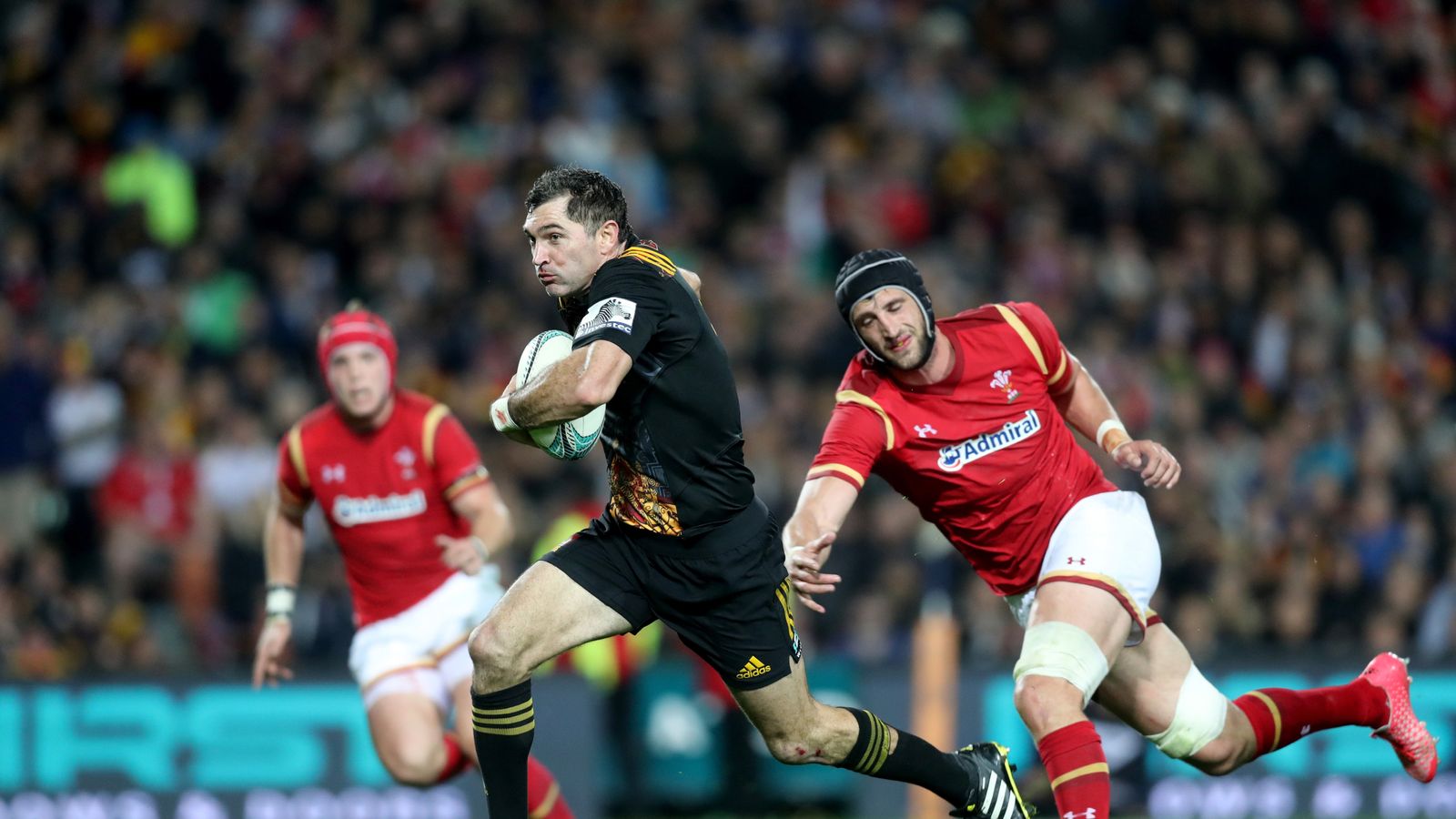 Chiefs 40 - 7 Wales - Match Report & Highlights