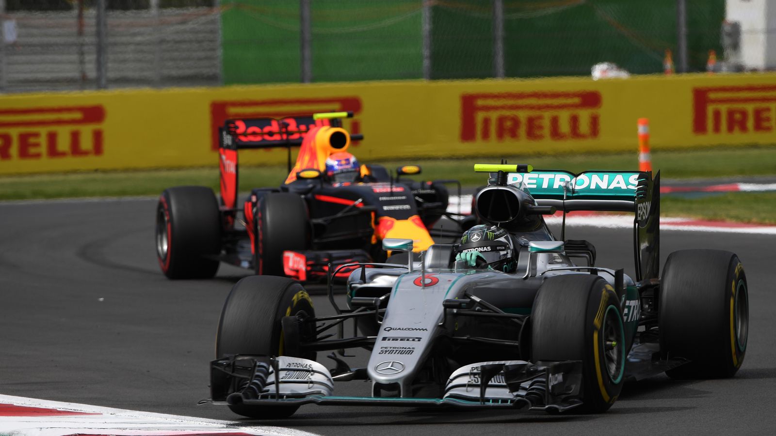 Renault were 'complacent' but can match Mercedes power by 2018 | F1 News