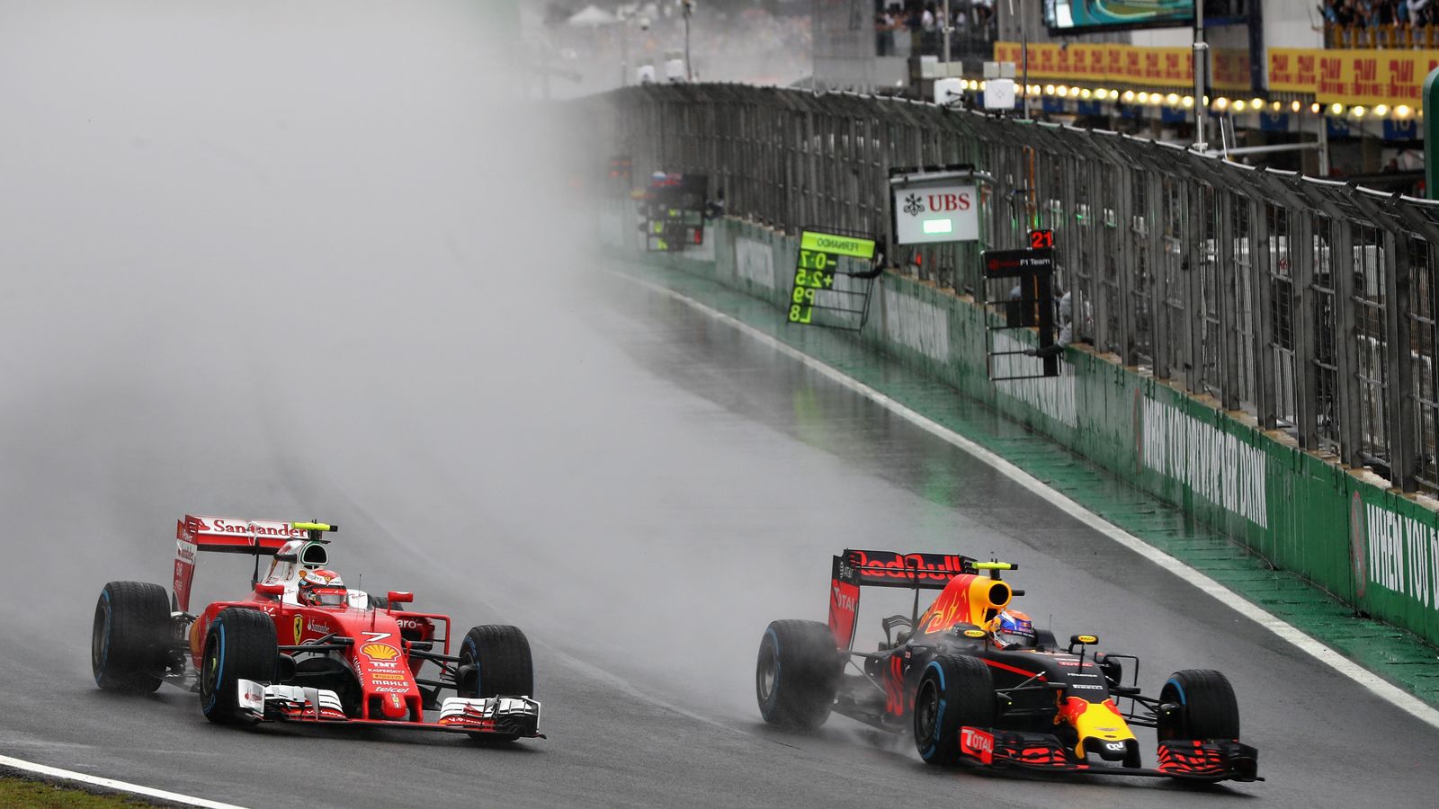 WATCH: The best action and tension of F1 in the rain | F1 News