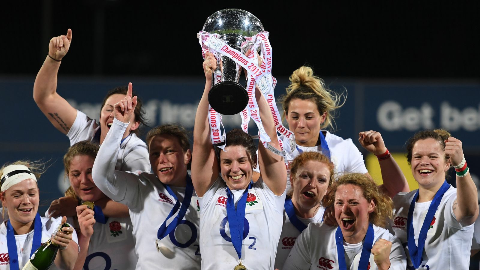 Sarah Hunter captains experienced England squad for Women's Rugby World ...