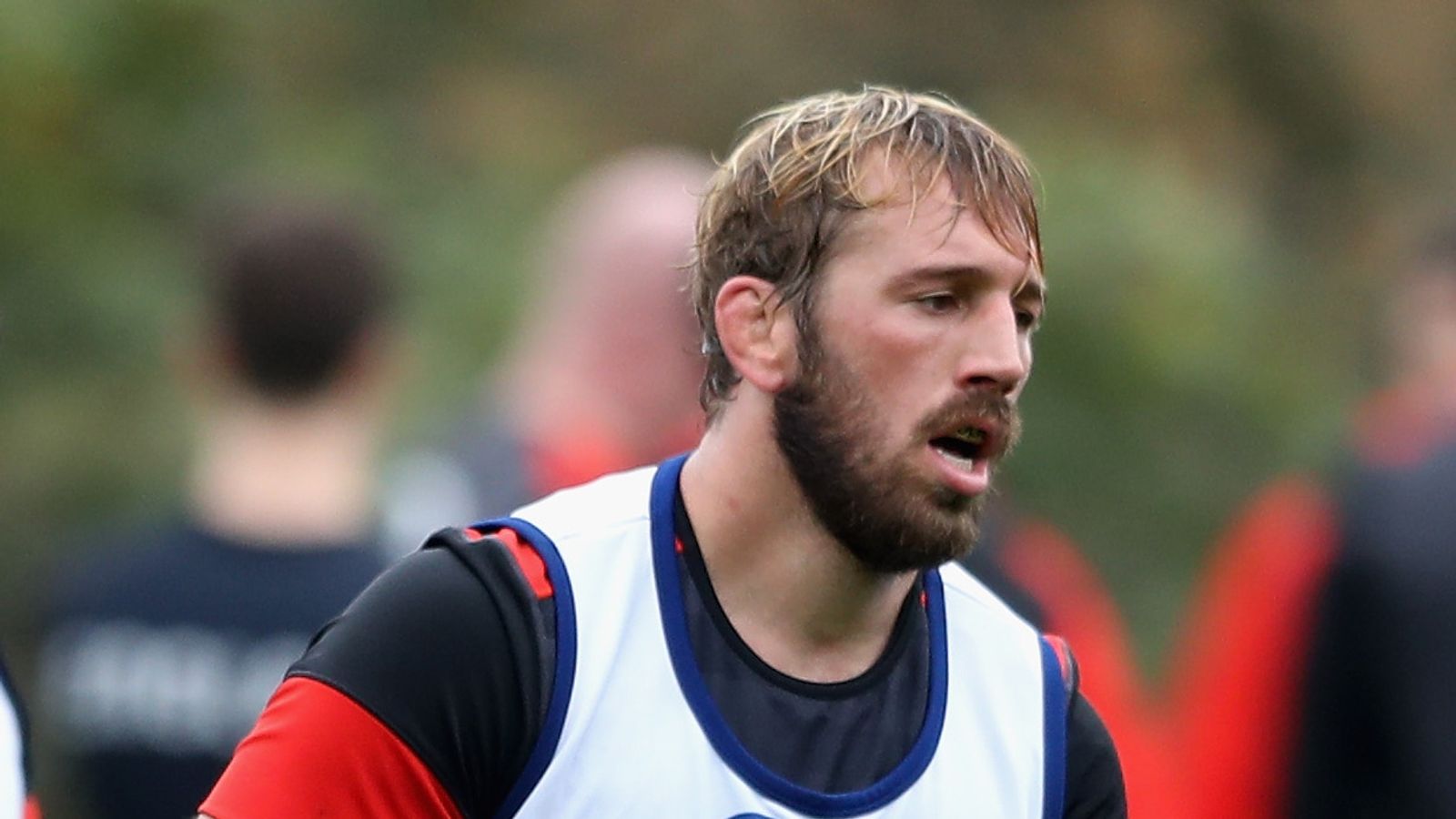 Chris Robshaw trains with England at Portugal camp | Rugby Union News ...