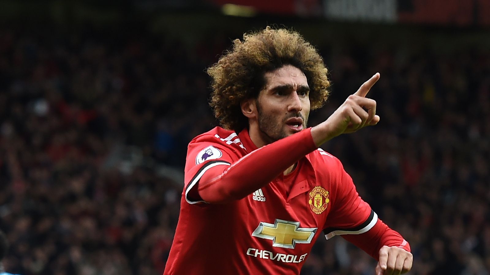 Marouane Fellaini extends Manchester United deal until 2020 | Football ...