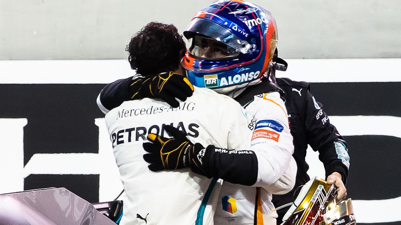 Abu Dhabi GP: Lewis Hamilton, Sebastian Vettel pay Fernando Alonso ...