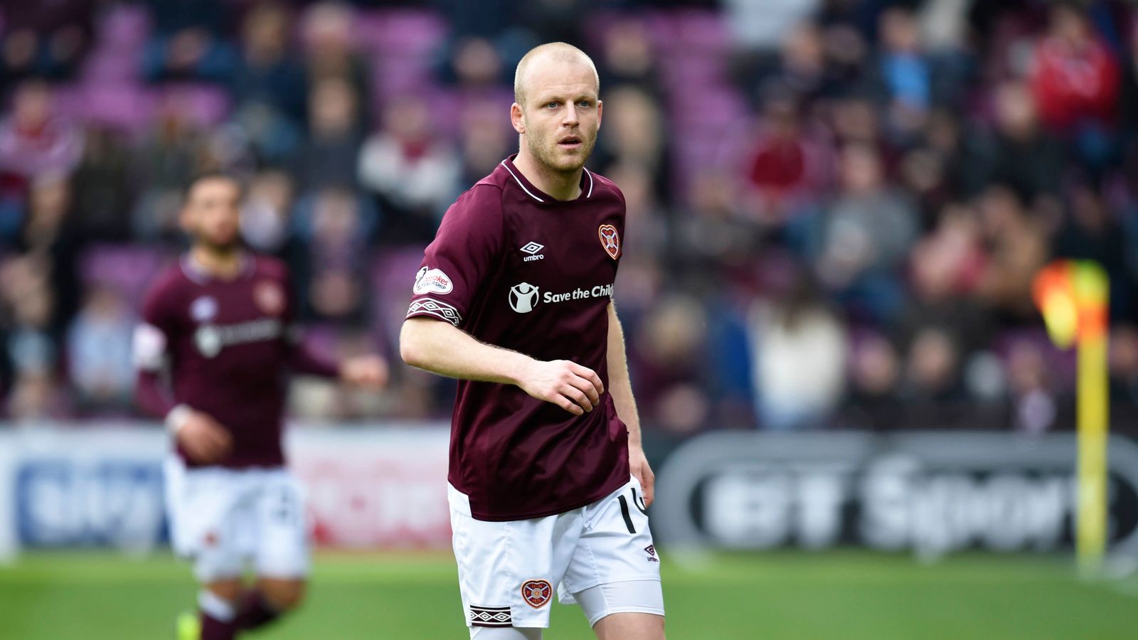 Steven Naismith joins Hearts on a permanent basis from Norwich ...