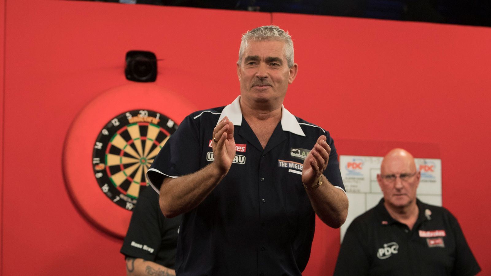 Steve Beaton lands nine-dart finish at the German Darts Open | Darts ...