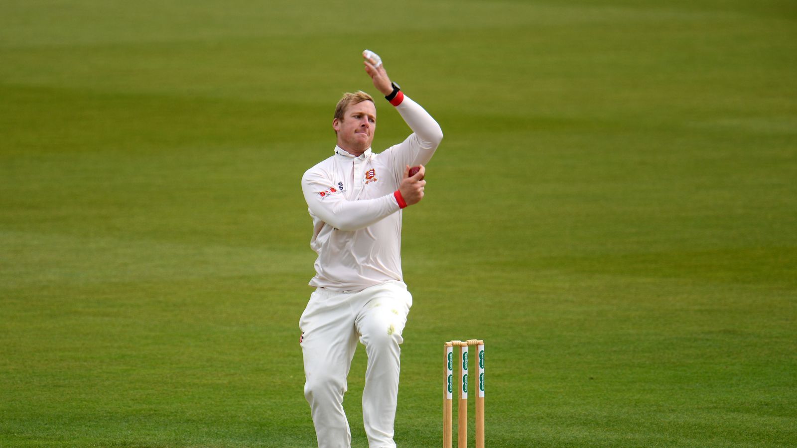 Essex spinner Simon Harmer named PCA Player of the Month for May ...