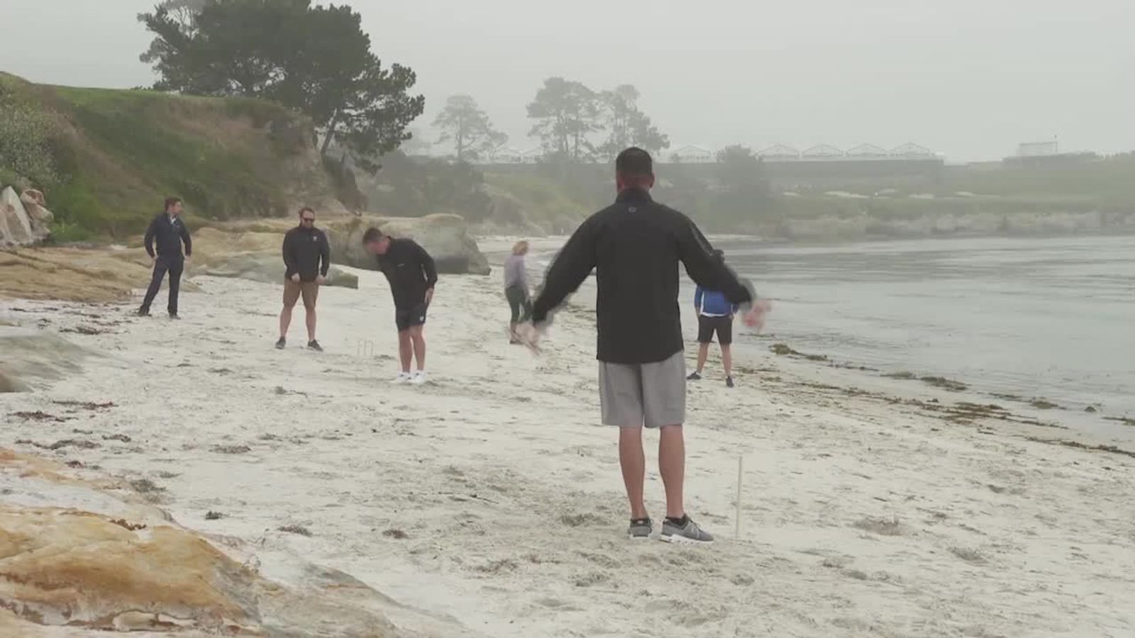 Rich Beem and Wayne 'Radar' Riley battle in cricket challenge | Golf ...