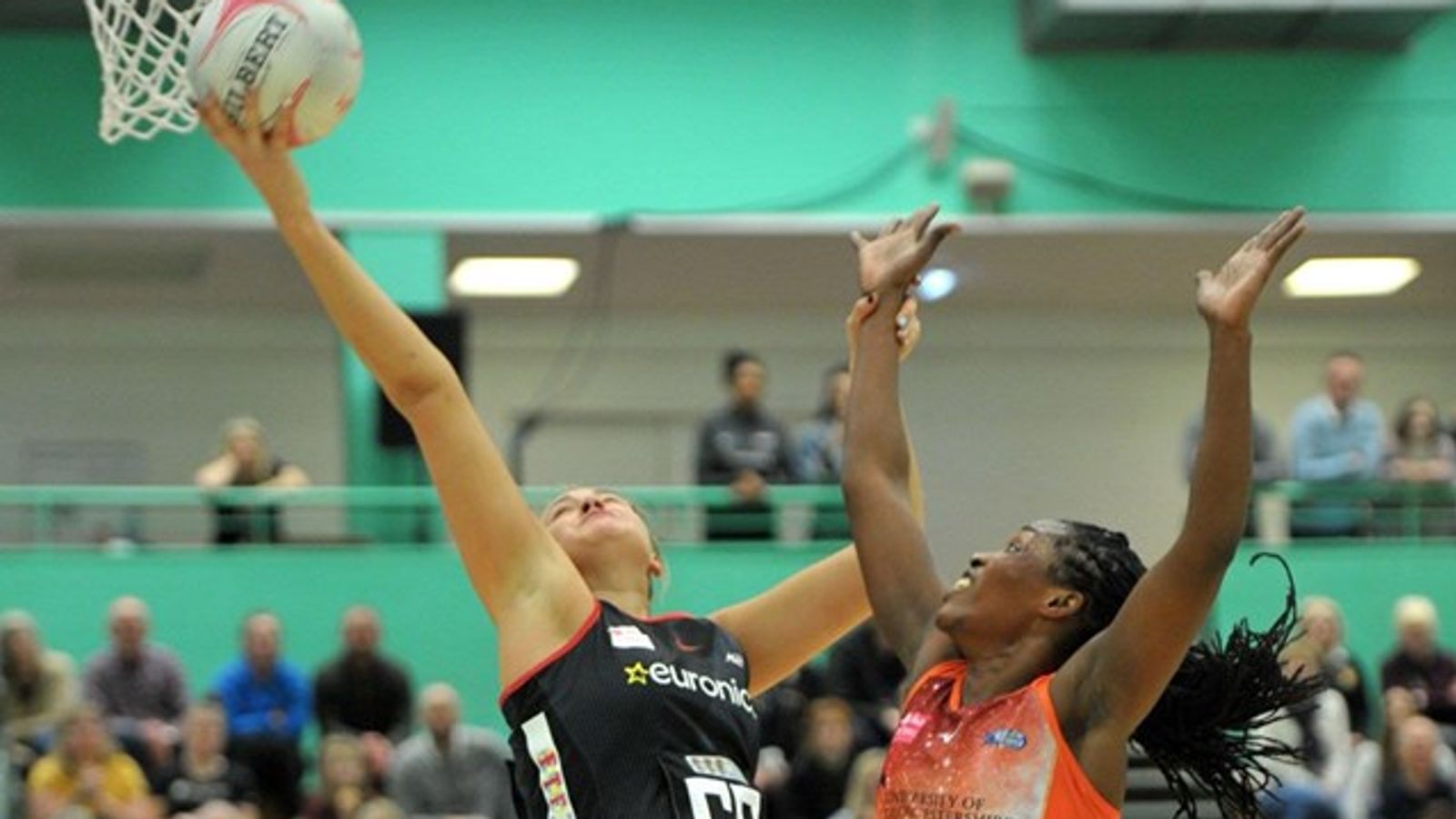Towera Vinkhumbo and Helen Taylor join Strathclyde Sirens | Netball ...