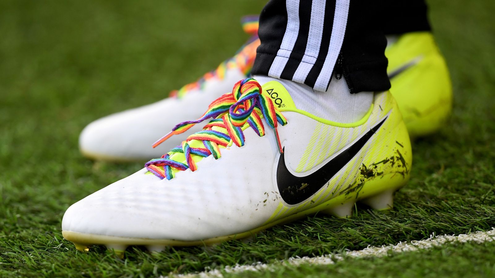 Super League clubs join forces to support Stonewall's Rainbow Laces ...